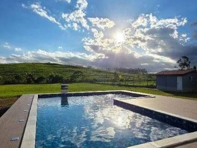 Chácara com 3 dormitórios à venda, 5000 m² por R$ 1.100.000,00 Região Fazenda Butá Caçapava/SP