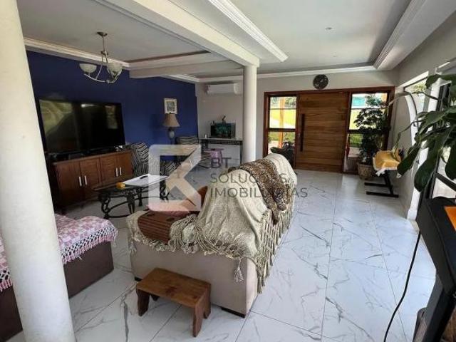Chácara com 3 dormitórios sendo 2 suítes à venda, 3040 m² de terreno e 186 de área construida por R$