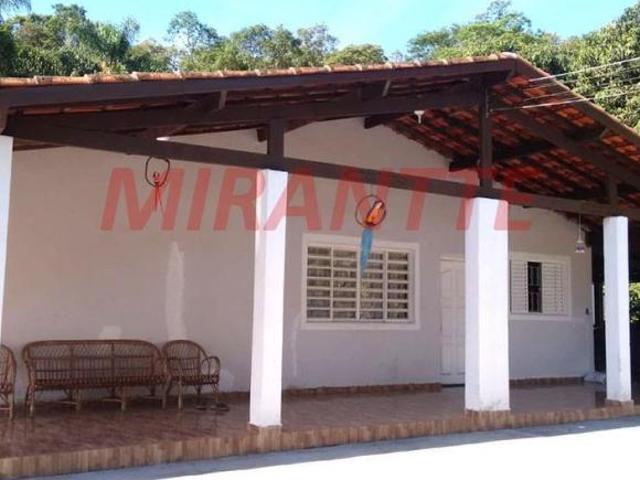 Chácara com 3 quartos