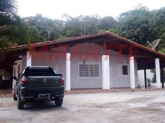 Chácara com 3 quartos