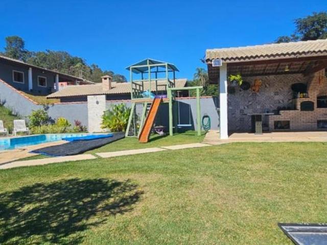Chácara com 3 Quartos e 4 banheiros à Venda, 1.000 m² por R$ 990.000 Cód. ch2775