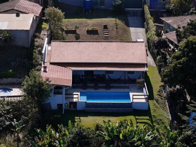 Chácara com 3 Quartos e 4 banheiros à Venda, 1.200 m² por R$ 850.000 Cód. ch2794