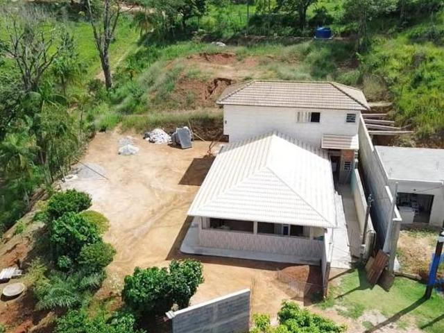 Chácara com 3 Quartos e 4 banheiros à Venda, 1.800 m² por R$ 700.000 Cód. ch2627