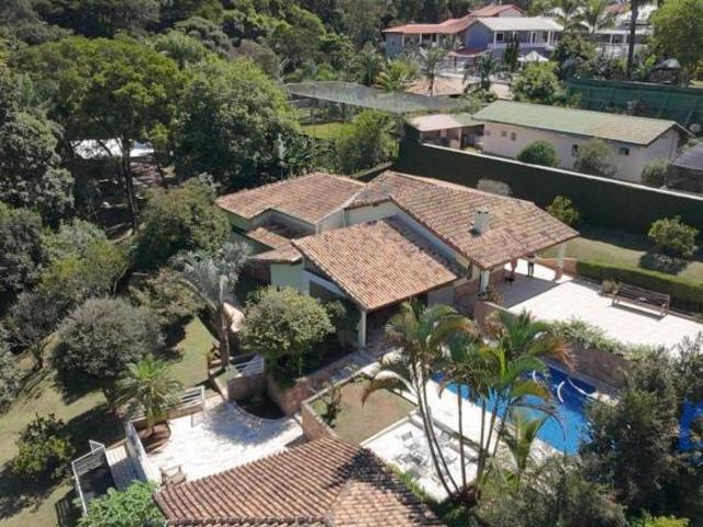 Chácara com 3 Quartos e 4 banheiros à Venda, 2.450 m² por R$ 1.800.000 Cód. ch2191