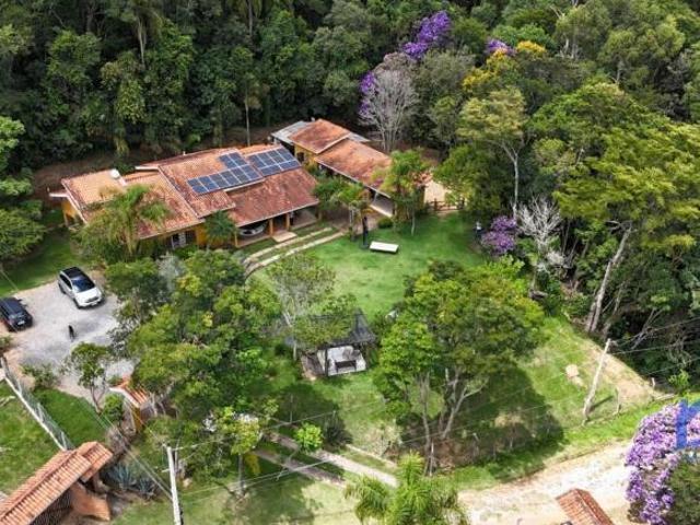 Chácara com 3 Quartos e 4 banheiros à Venda, 2.800 m² por R$ 1.100.000 Cód. ch2614