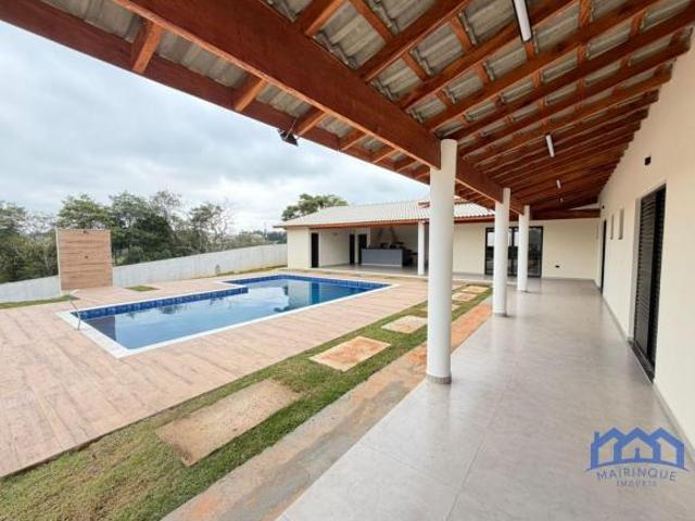 Chácara com 3 Quartos e 5 banheiros à Venda, 1.000 m² por R$ 1.390.000 Cód. ch2732