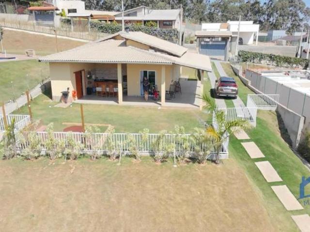 Chácara com 3 Quartos e 6 banheiros à Venda, 1000m² por R$ 1.100.000 Cód. ch2426