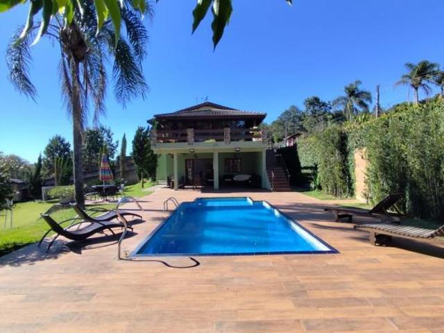 Chácara com 3 Quartos e 2 banheiros à Venda, 1.100 m² por R$ 1.350.000 Cód. ch2768