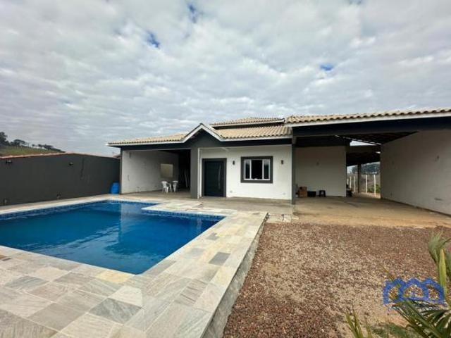 Chácara com 3 Quartos e 2 banheiros à Venda, 1.300 m² por R$ 599.000 Cód. ch2354