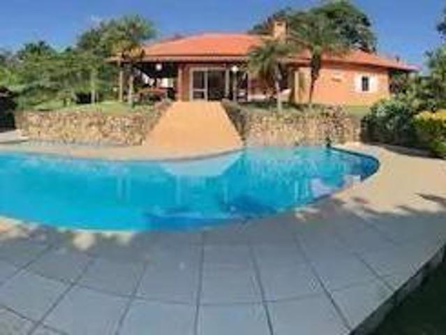 CHÁCARA COM 3 SUÍTES À VENDA EM ITUPEVA BAIRRO JARDIM SANTA ELISA!