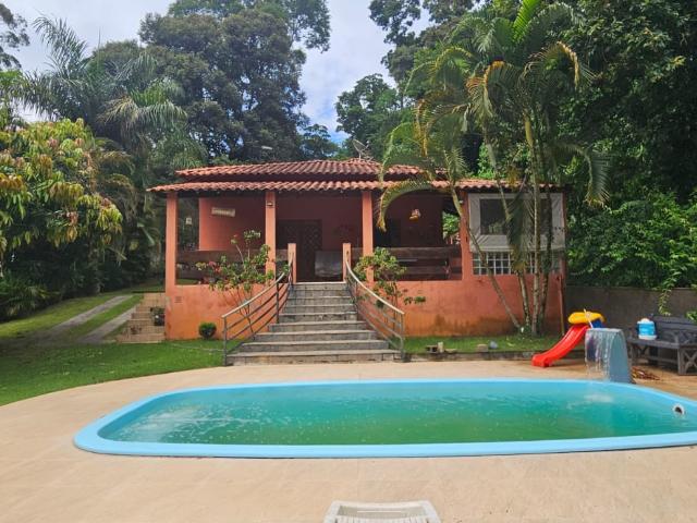 Chácara com 3 suítes e 5 banheiros a venda Penhinha Arujá SP