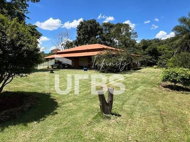 CHÁCARA COM 3 SUITES / NEROPÓLIS GO