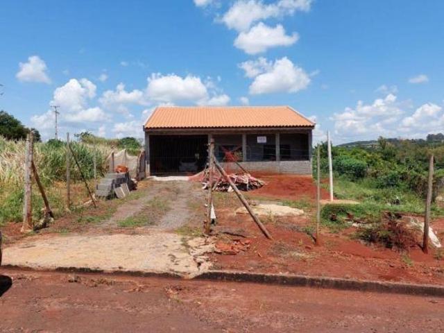 CHACARA COM TERRENO ESPAÇOSO EM MANDAGUAÇU