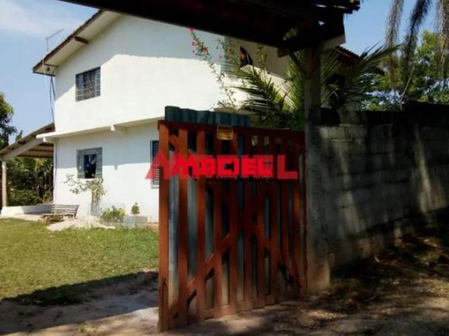 CHACARA COM UM LINDO SOBRADO, COMODOS AMPLOS, 04 DORMITORIOS, PISCINA, FOGÃO A LENHA, TODA MURADA, T