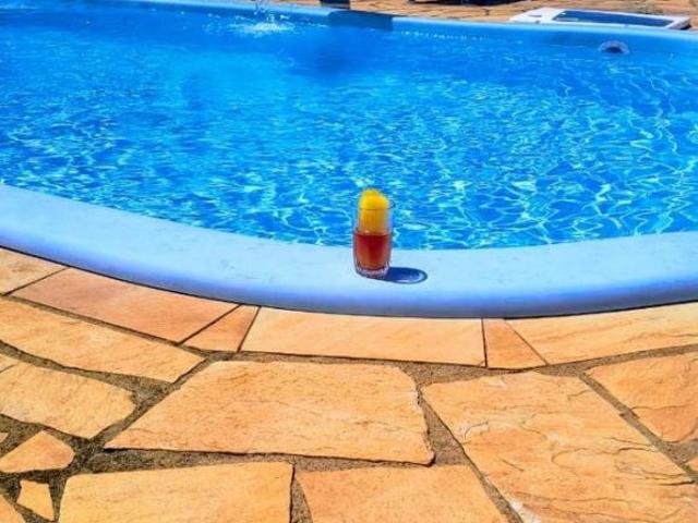 Chácara com Vista Panorâmica + Piscina Aquecida | 1.500m² | Condomínio com Lagos e Cachoeira !