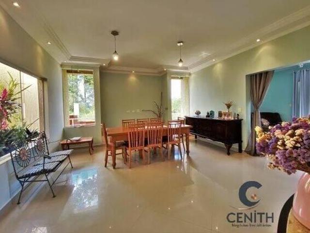 Chácara com Vista Panorâmica 5 Dorms 4 Stes, Loft Independente e Horta