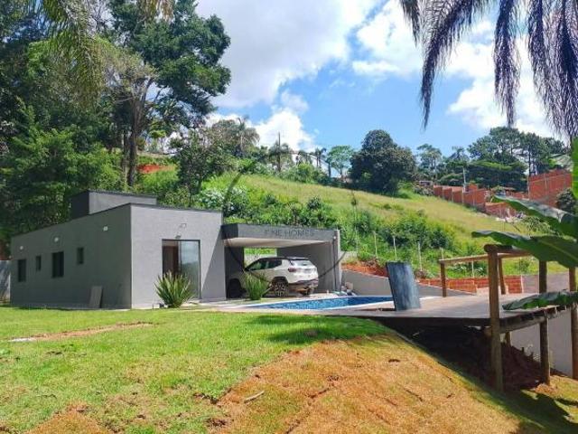 Chácara com Vista para a Pedra Grande e Lazer Completo – Bairro do Portão
