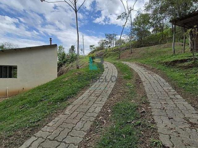 CHÁCARA COM BELA TOPOGRAFIA Á VENDA EM LORENA SP