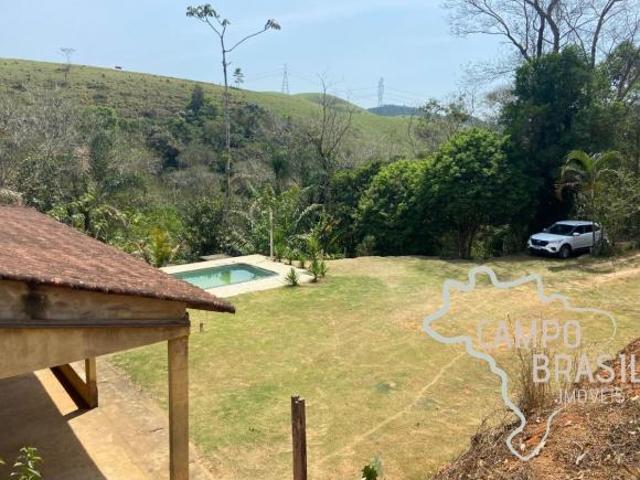 CHÁCARA COM CACHOEIRA, 1,5KM DO ASFALTO EM MONTEIRO LOBATO !