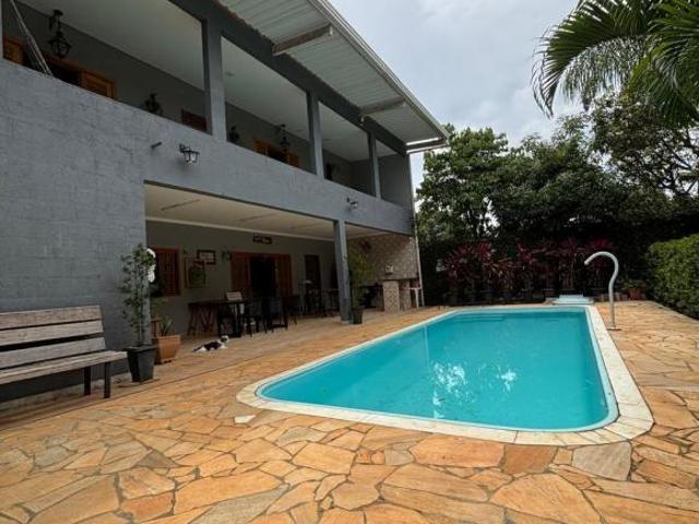 Chácara com Casa Ampla, Piscina e Lazer Completo