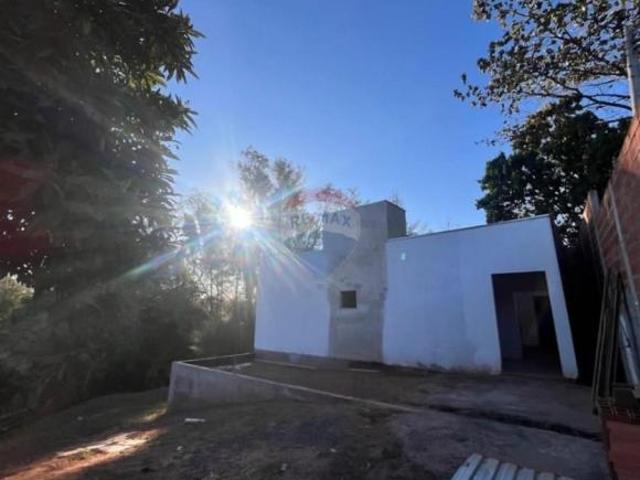 Chácara com casa em construção em fase de acabamento, no chácara Santo André por R$240.000