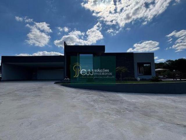 Chácara com casa térrea de alto padrão à venda em Campina G do Sul
