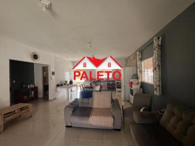 Chácara com casa toda de laje com 5 dormitórios, piscina, pomar, Loteamento Colinas de Porangaba, ac