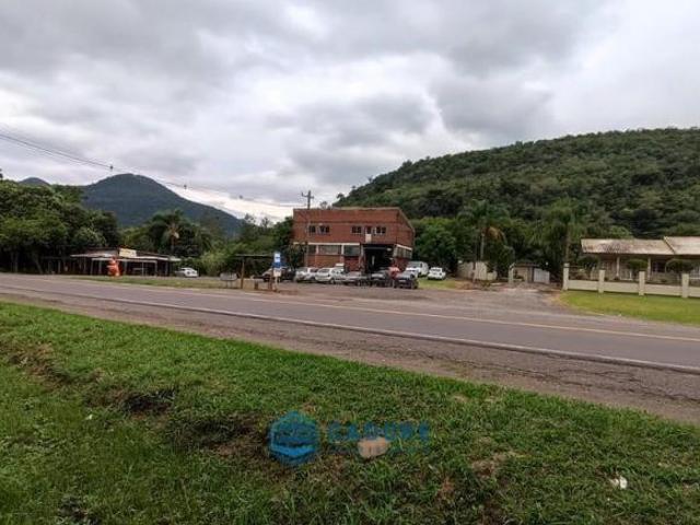 Chácara com casa três dormitórios, Vila Cristina