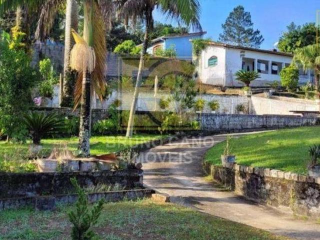 Chácara com Duas Casas, Piscina e Amplo Terreno – Itariri