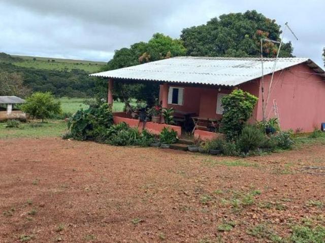 Chácara com Escritura e Registro, 2 Casas, Curral, Córrego. São 13 Hectares de terra! PAD DF