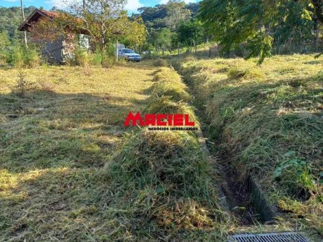 CHÁCARA COM EXCELENTE LOCALIZAÇÃO 4 KM CENTRO MONTEIRO LOBATO