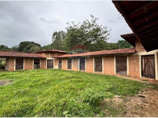 Chácara com Haras Estruturado | 30.000 m² Água Comprida