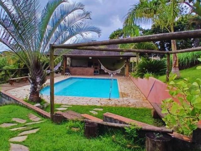 Chácara com lazer e toda mobiliada pertinho de tudo!