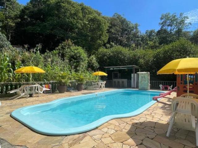 Chacara com linda casa e ótimo lazer 4.820m2 03 dormitorios B. de Piza São Roque