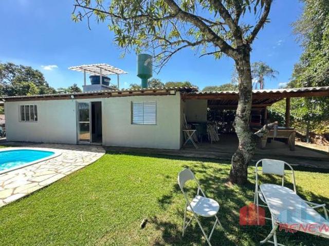 Chácara com Muito Verde e Piscina em Itatiba