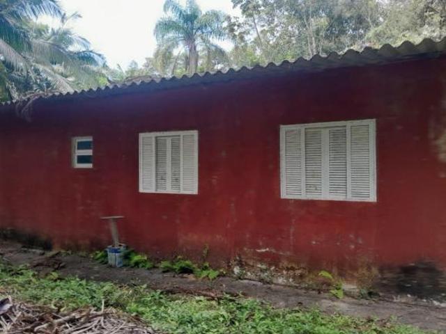 CHÁCARA COM PISCINA, NASCENTE E LAGO