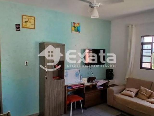 Chacara com piscina a Venda 4.000m 2 quartos 10 min do centro de Aracoiaba da Serra