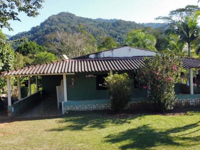 CHÁCARA COM PISCINA A VENDA EM ITARIRI/SP