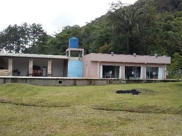 CHÁCARA COM PISCINA A VENDA EM PERUIBE/SP