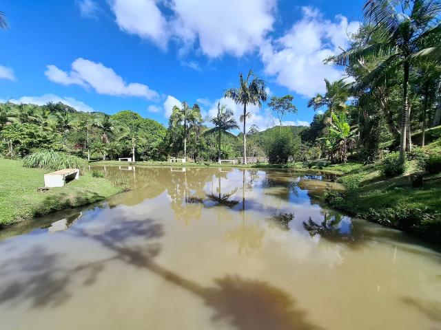 Chácara com piscina, campo e área gourmet LT0072