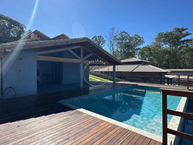 Chácara com Piscina de Borda Infinita Mairinque R$ 890 mil
