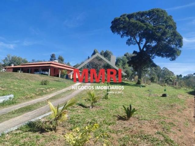 Chácara COM PISCINA E 5.000m² à venda em Araçoiaba da Serra: Campo do Meio Imperdível!