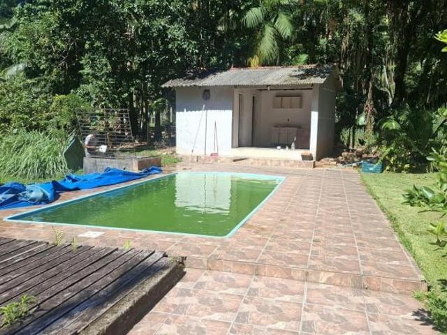 Chacara com piscina e fundos para o Rio em Morrete