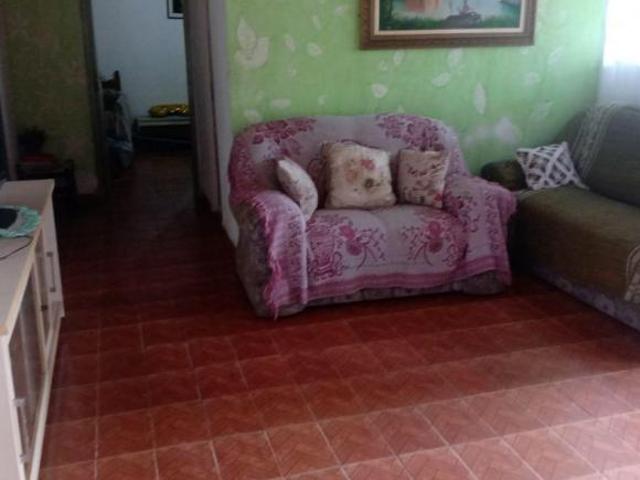Chacara com piscina e lago