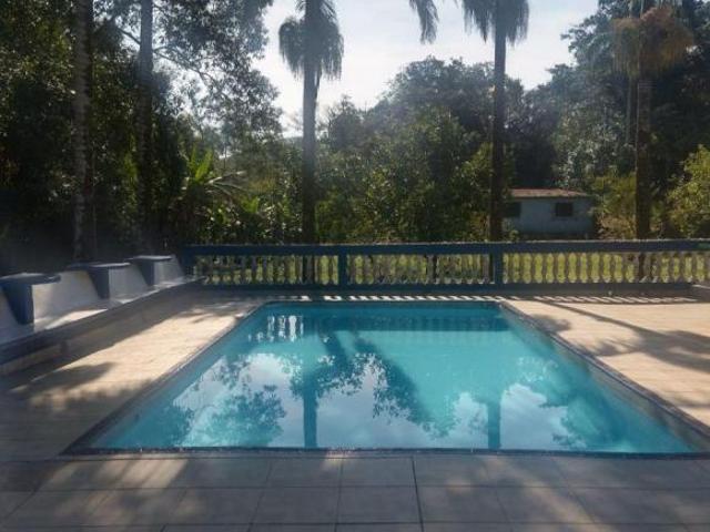Chácara com Piscina e Salão de Jogos à Venda no Aguapeú em Itanhaém 2.500m²