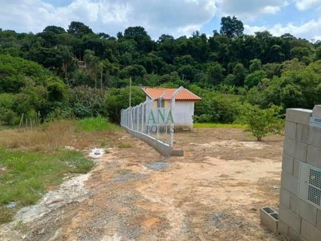 Chácara com piscina em Araçoiaba da Serra