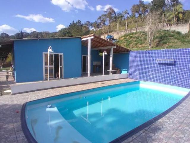 Chácara com piscina em Juquitiba