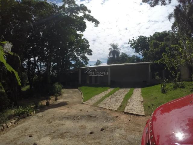 Chácara com Piscina em Valinhos