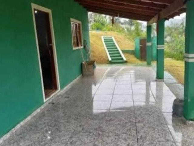 Chácara com piscina próximo a Juquitiba