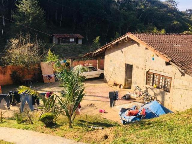 Chácara com piscina próximo a Juquitiba